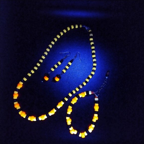 Jewelry | Glow Necklace | Poshmark